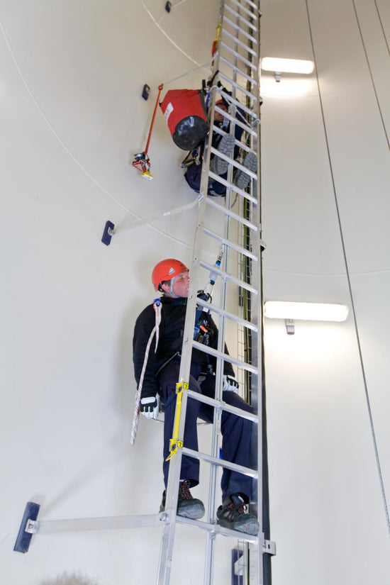 GWO Enhanced First Aid Refresher – alimak uk